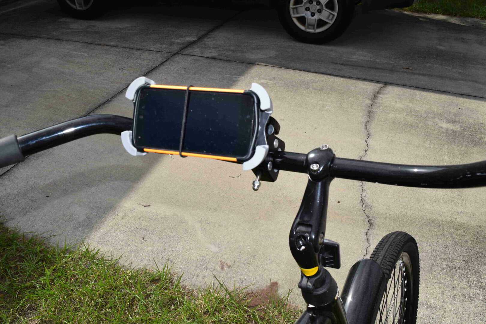 Review: 1byone Universal Adjustable Bike Mount for smartphones