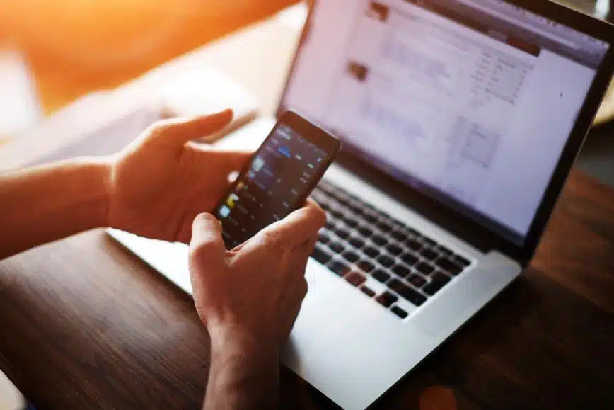 How to receive smartphone notifications on your laptop | KnowTechie