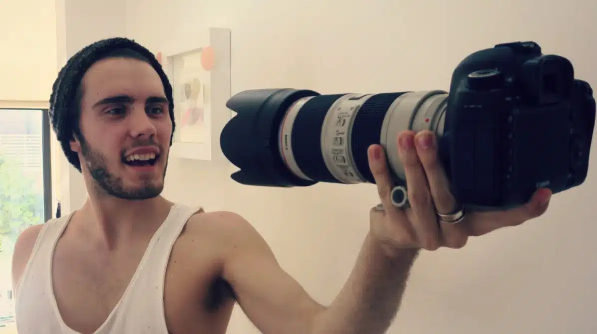 How to make engaging interviews for your vlog | KnowTechie