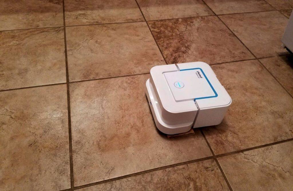 Review: iRobot Braava Jet 240 robot mop