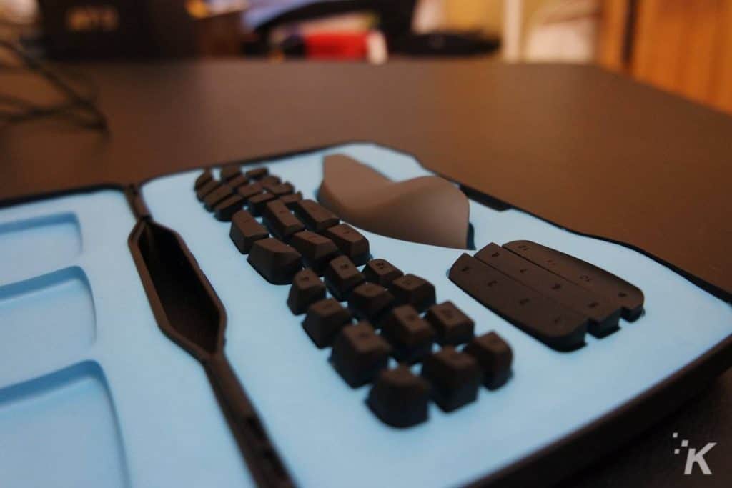 Review: ROCCAT Nyth gaming mouse