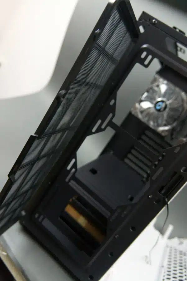 Review: The Raidmax Sigma ATX case