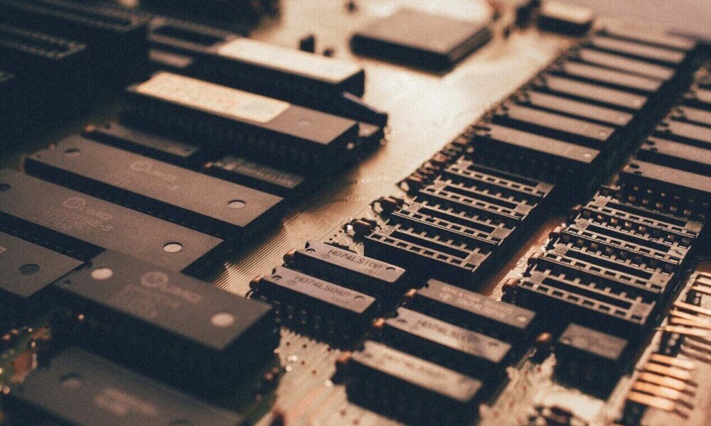 Intel finally announces their Optane DDR4 ram that never forgets