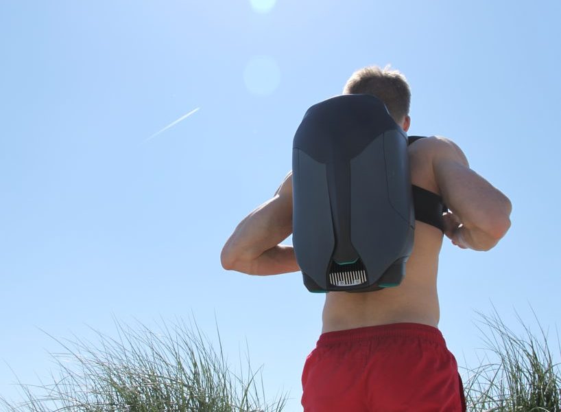 A student in the UK has designed and built an underwater jetpack and it ...