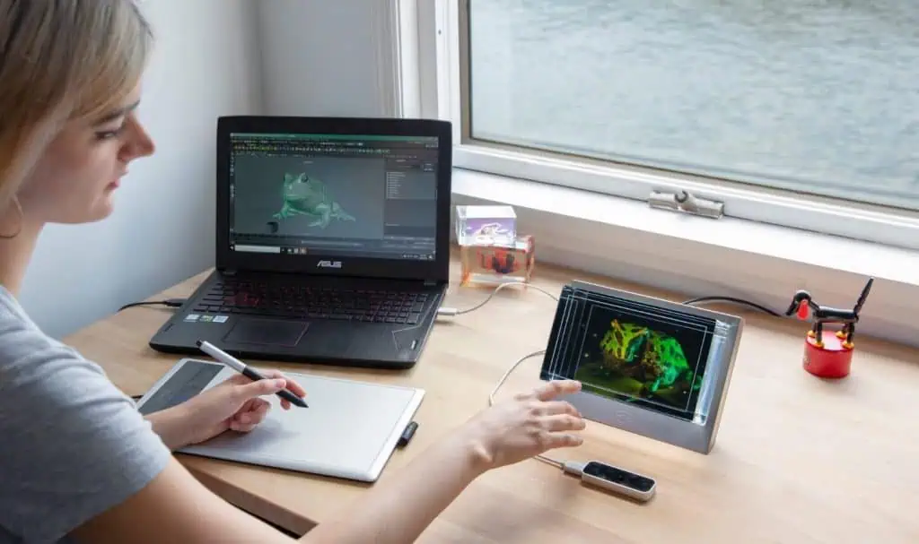 This new Looking Glass display brings consumer holograms closer than ever