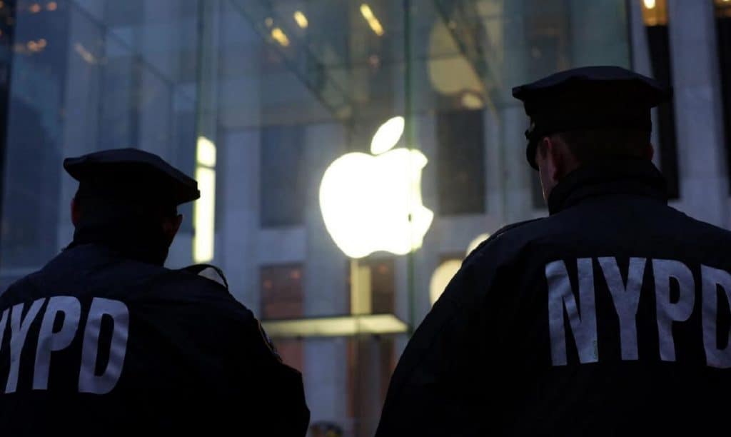 Apple is prepping a new website that allows law enforcement to make ...