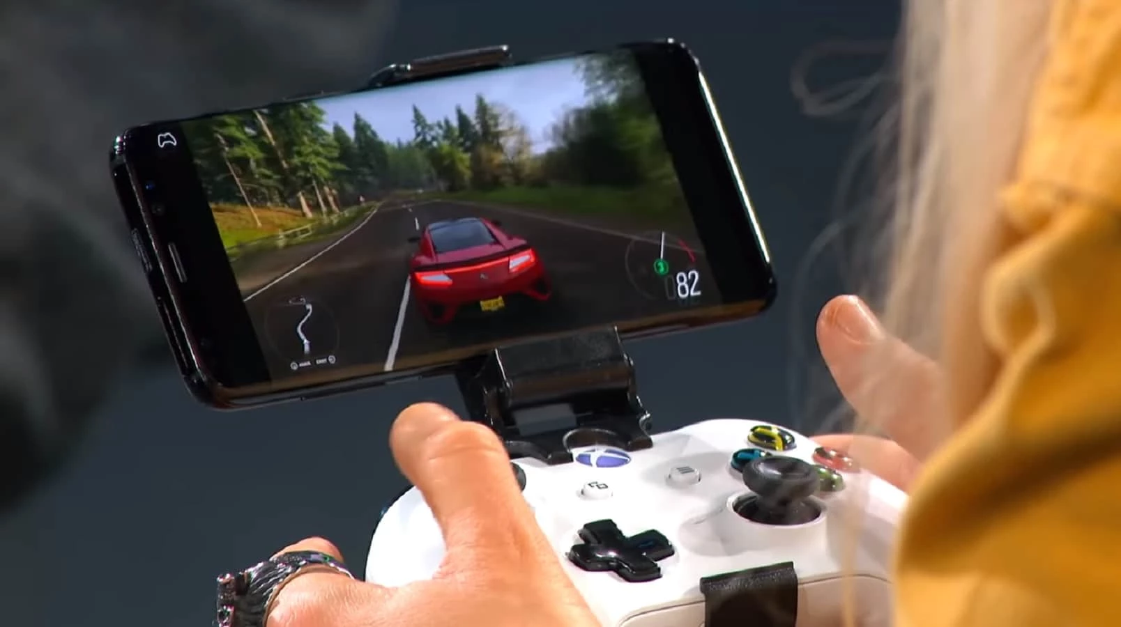 Here's Forza Horizon 4 running on an Android phone through xCloud