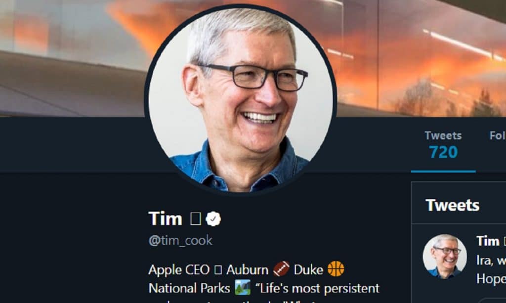 Tim Cook changed his display name on Twitter in a glorious subtweet