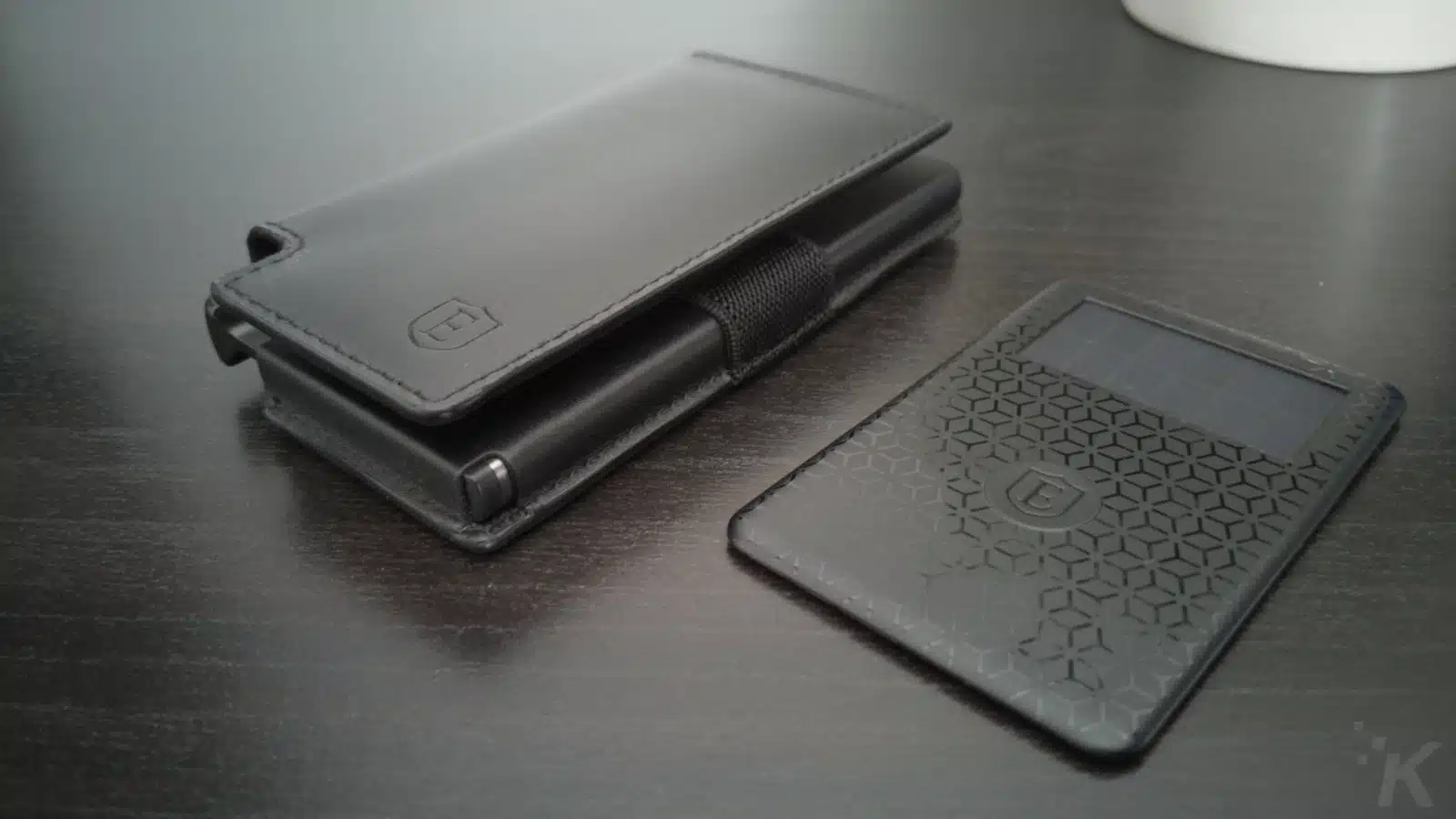 Review: Ekster Parliament smart wallet with Bluetooth tracker
