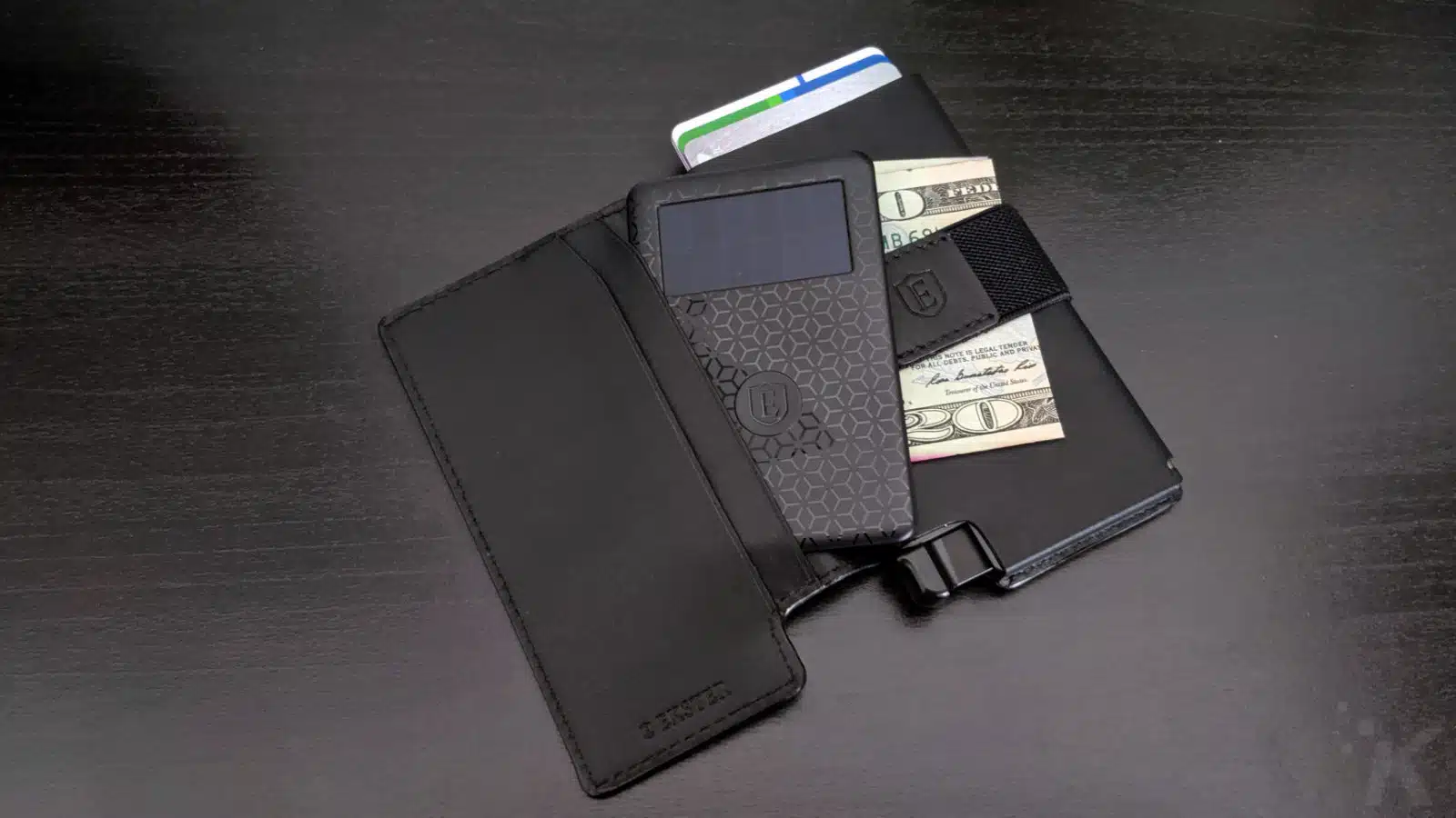 Review: Ekster Parliament smart wallet with Bluetooth tracker