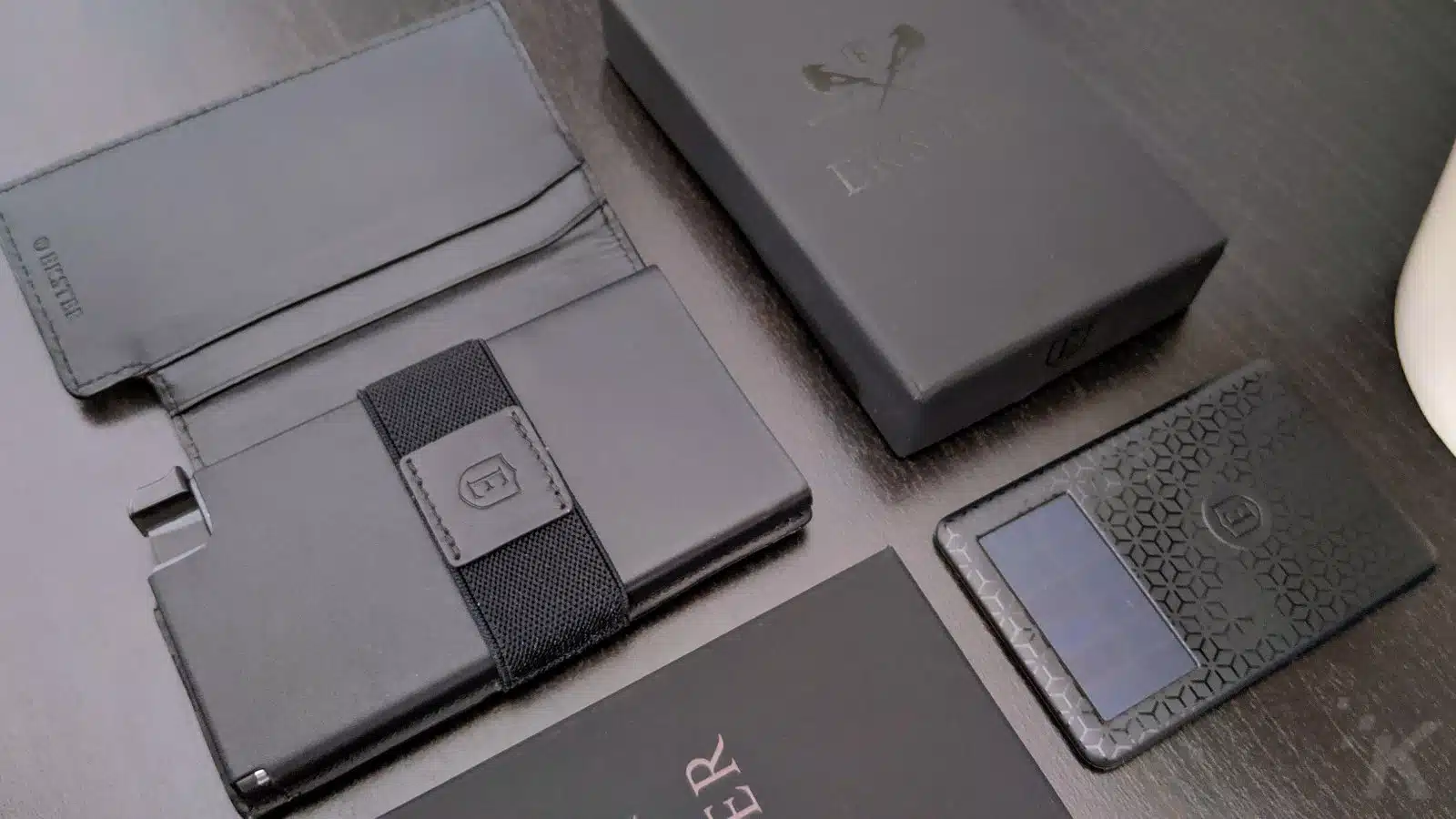 Review: Ekster Parliament smart wallet with Bluetooth tracker