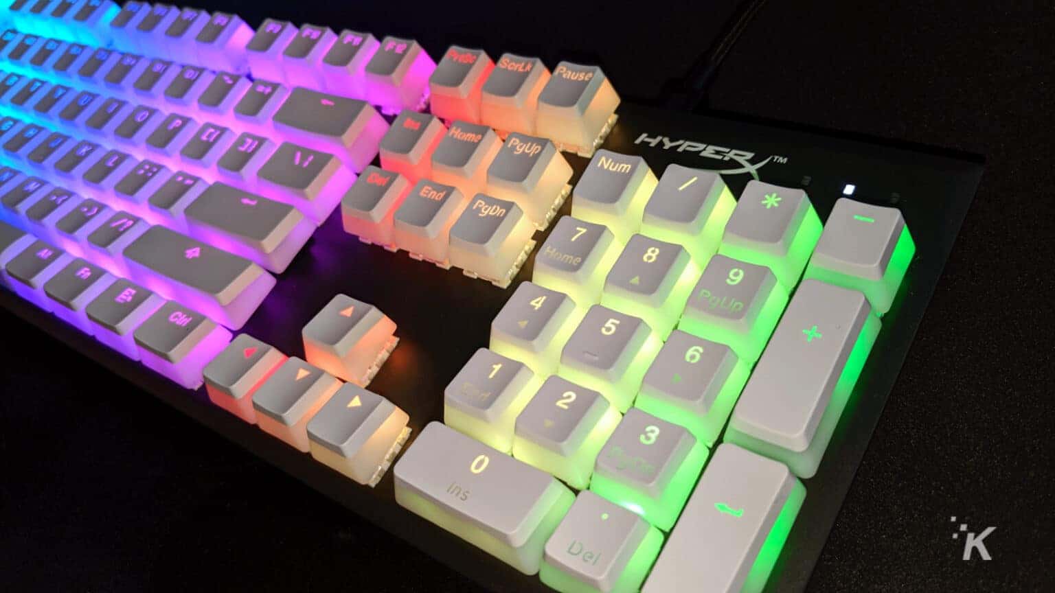 You can now get white custom keycaps for your HyperX keyboards