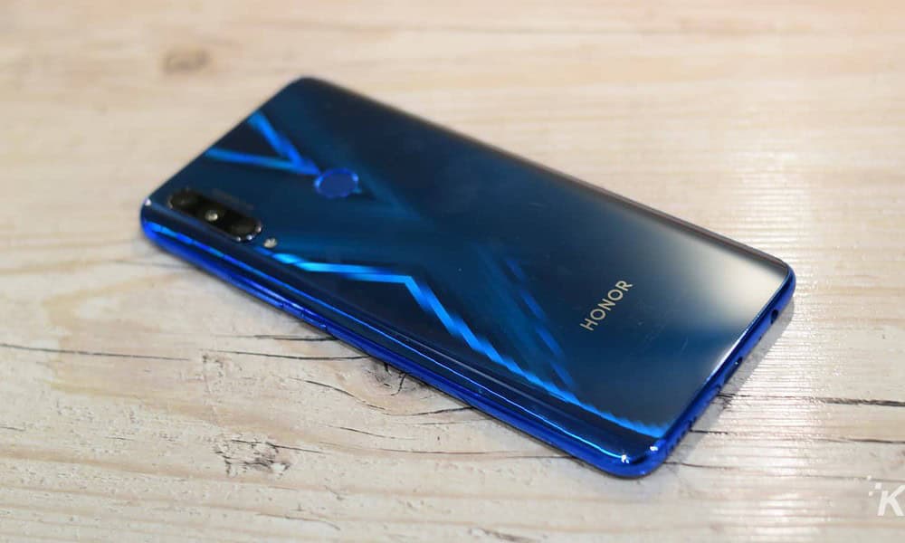 Honor unveils new headphones, a fitness band, and a mid-range phone