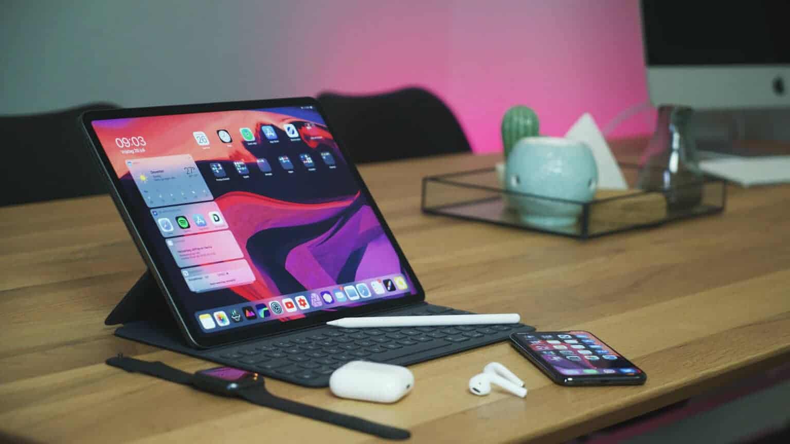 Apple is bringing Stage Manager to older iPad Pro models | KnowTechie