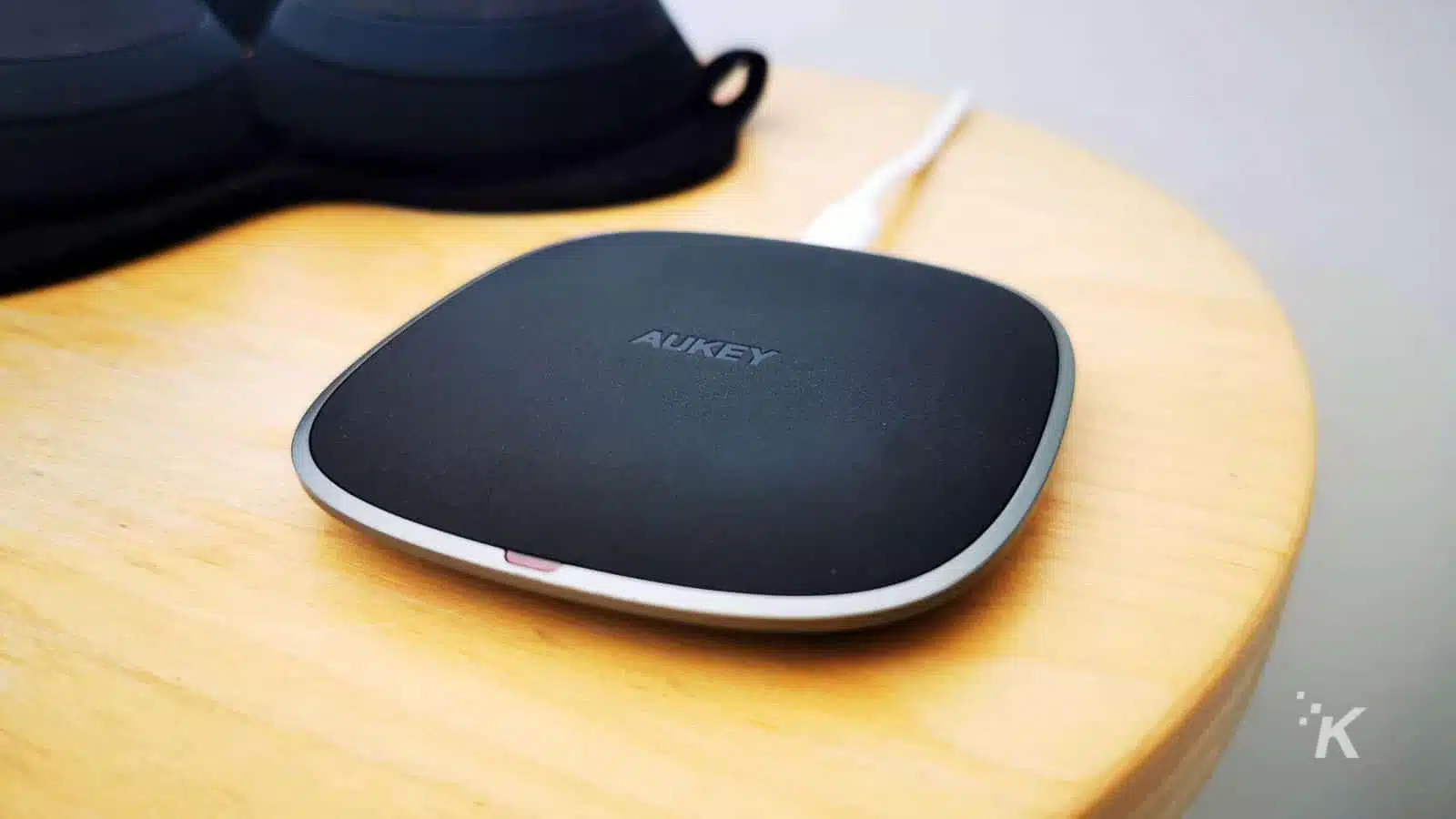 Review: Aukey Graphite Lite Q 10W fast charger - a budget juice booster