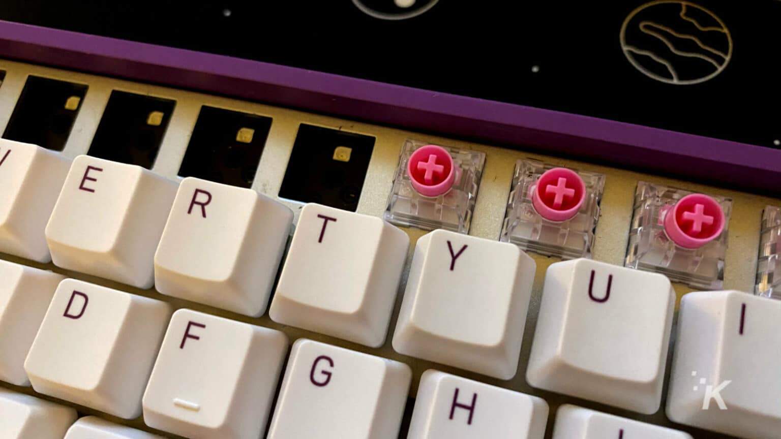 Review: iQunix F60 Joker mechanical keyboard | KnowTechie