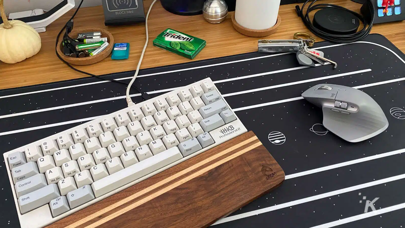 What's on our desk? Hardware Editor edition | KnowTechie
