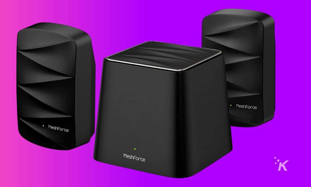 KnowTechie Giveaway: Enter to win a Meshforce M3 WiFi Mesh Router