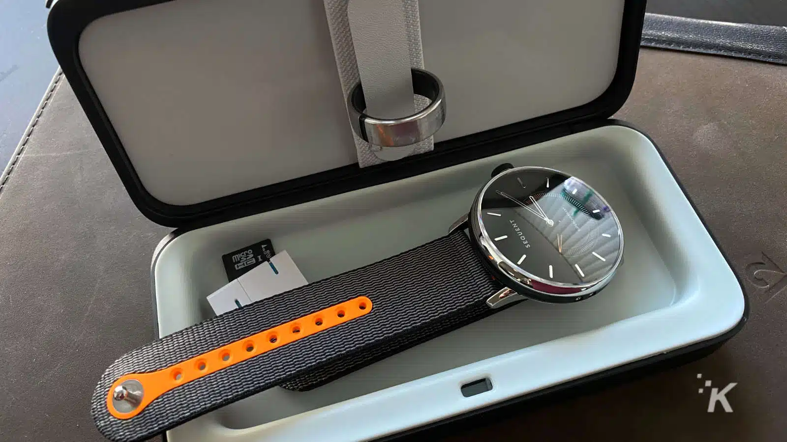 Review: Trova Go lockbox - discretion can be stylish | KnowTechie