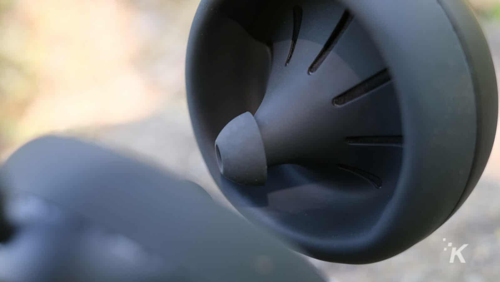 Review: Nuraphone headset and gaming microphone attachment