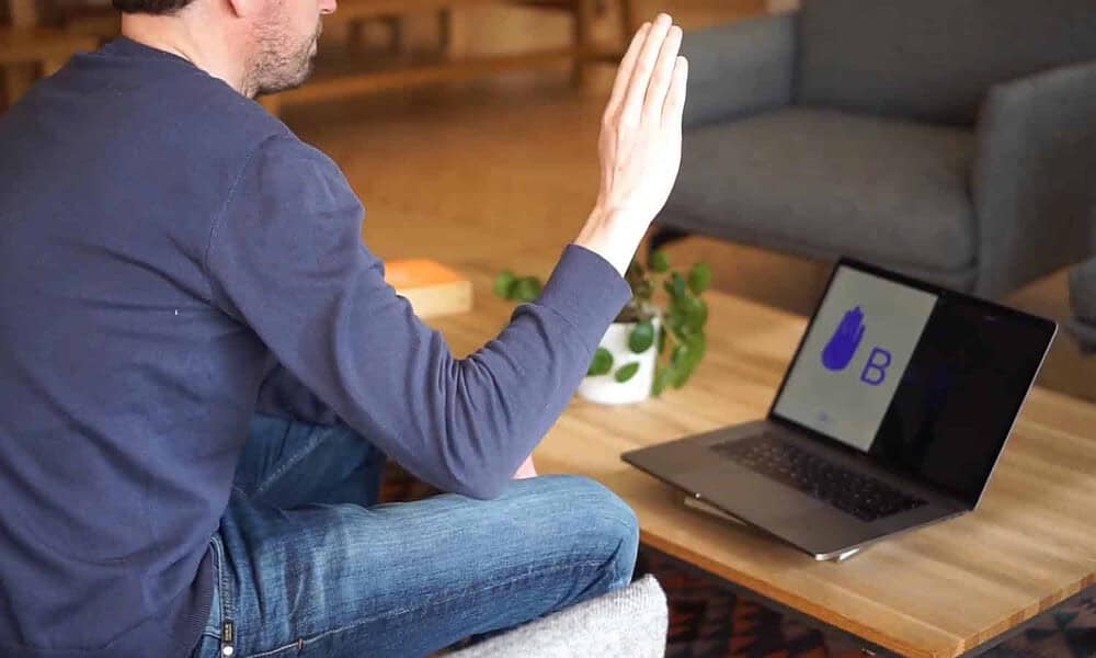 This website uses your camera to teach you American Sign Language