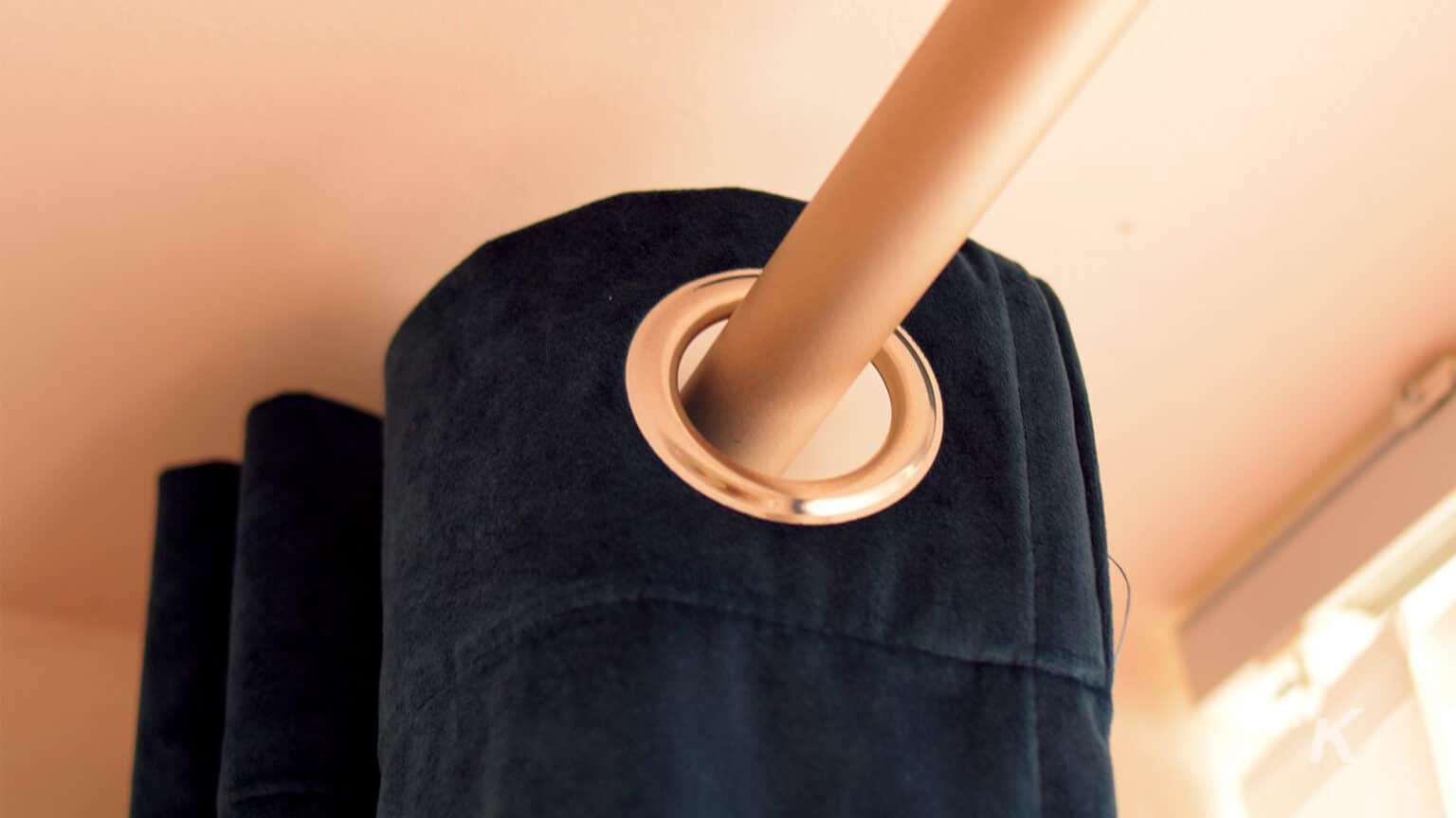 Review: The SwitchBot Curtain - a robot that opens and closes curtains