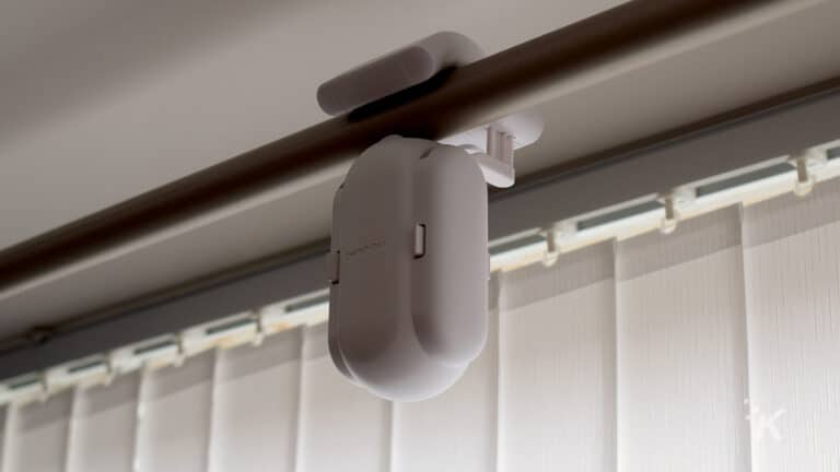 Review: The SwitchBot Curtain - a robot that opens and closes curtains