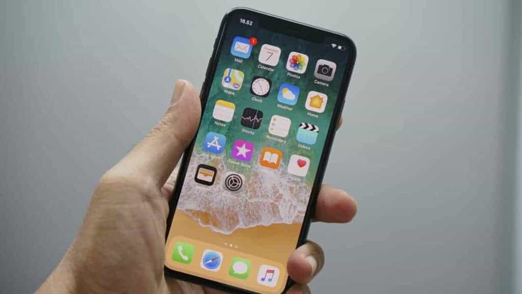 How to automatically send text messages from iPhone