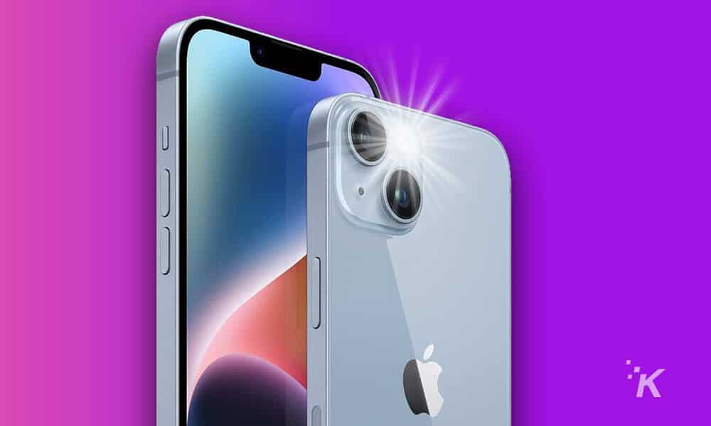 How to stop accidentally turning on your iPhone flashlight | KnowTechie