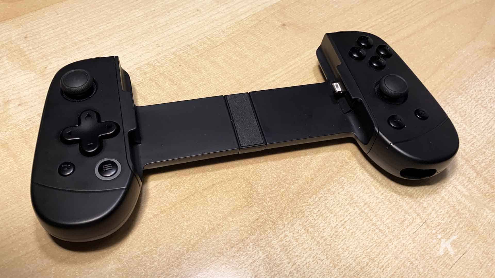 Leadjoy M1B game controller turns iPhones into real gaming machines ...