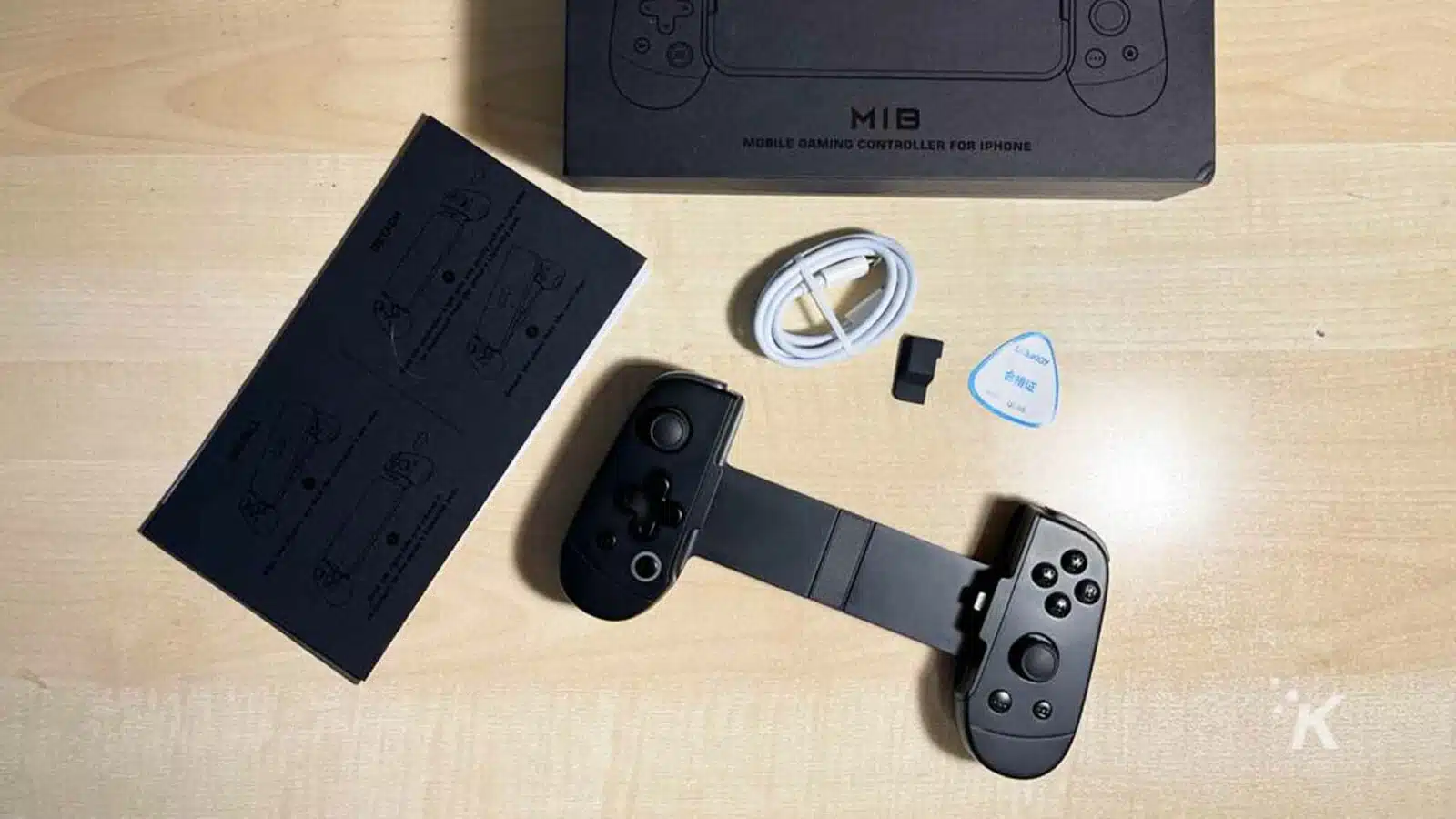 Leadjoy M1B game controller turns iPhones into real gaming machines ...