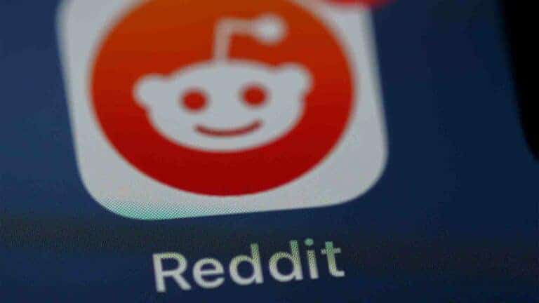 Reddit Limits Wayback Machine Access to Stop AI Data Scraping
