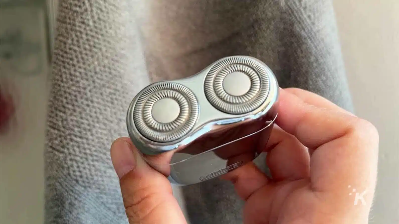 yoose Mini Rotary Shaver: Fits in the palm of your hand | KnowTechie