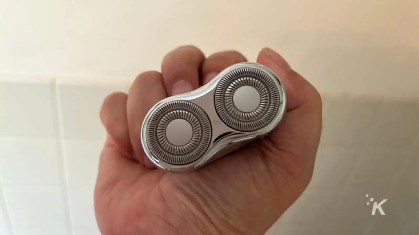 yoose Mini Rotary Shaver: Fits in the palm of your hand | KnowTechie