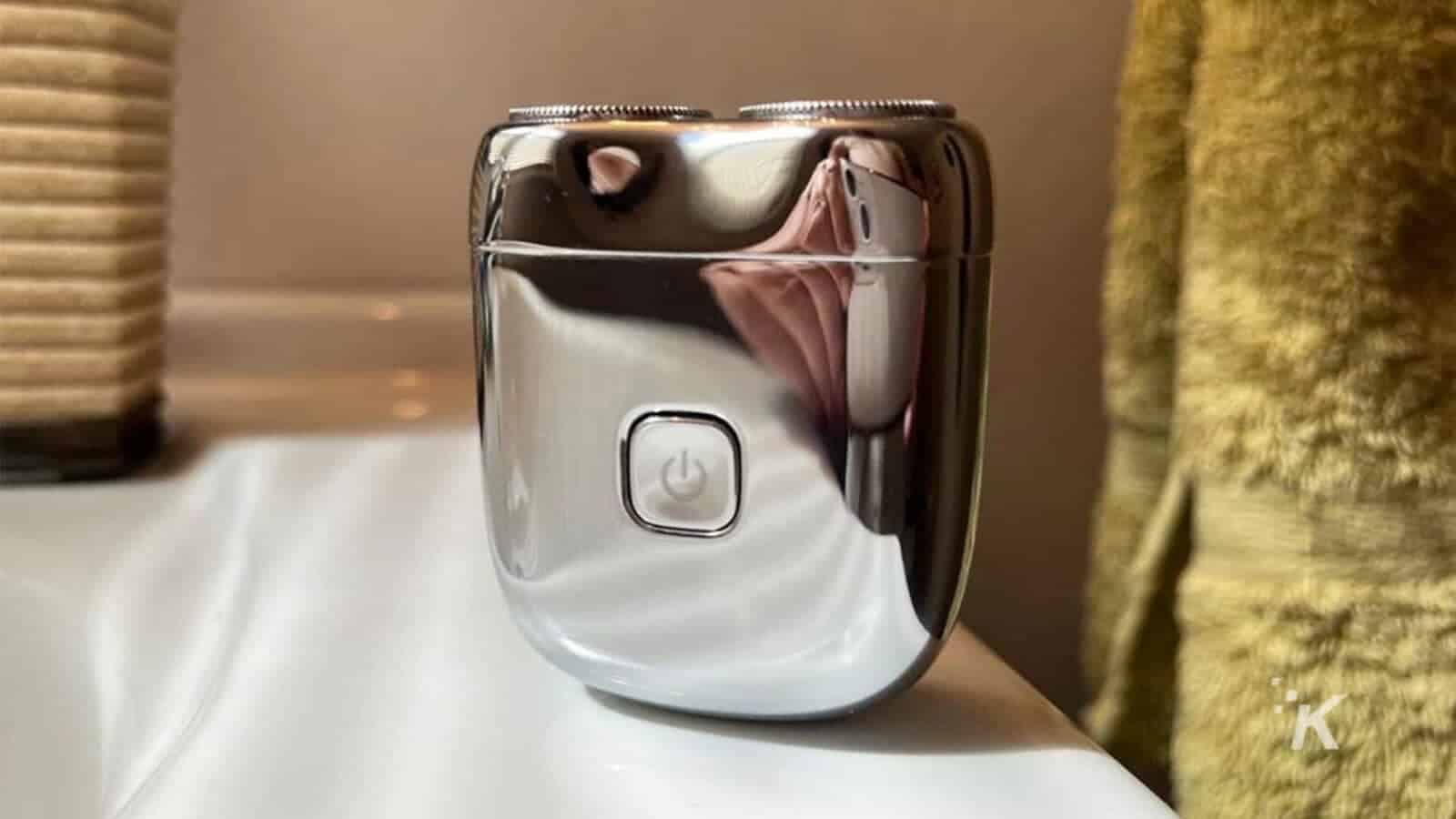 yoose Mini Rotary Shaver: Fits in the palm of your hand | KnowTechie