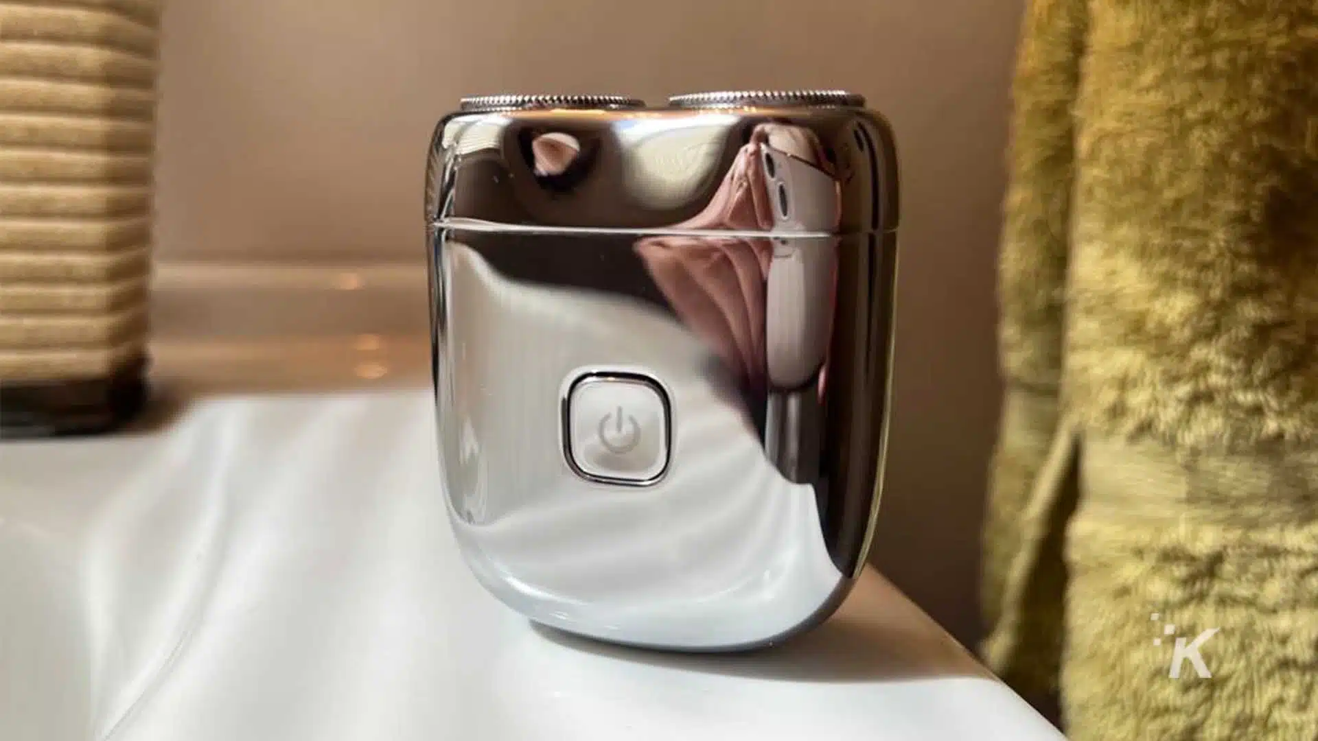 yoose Mini Rotary Shaver: Fits in the palm of your hand - KnowTechie