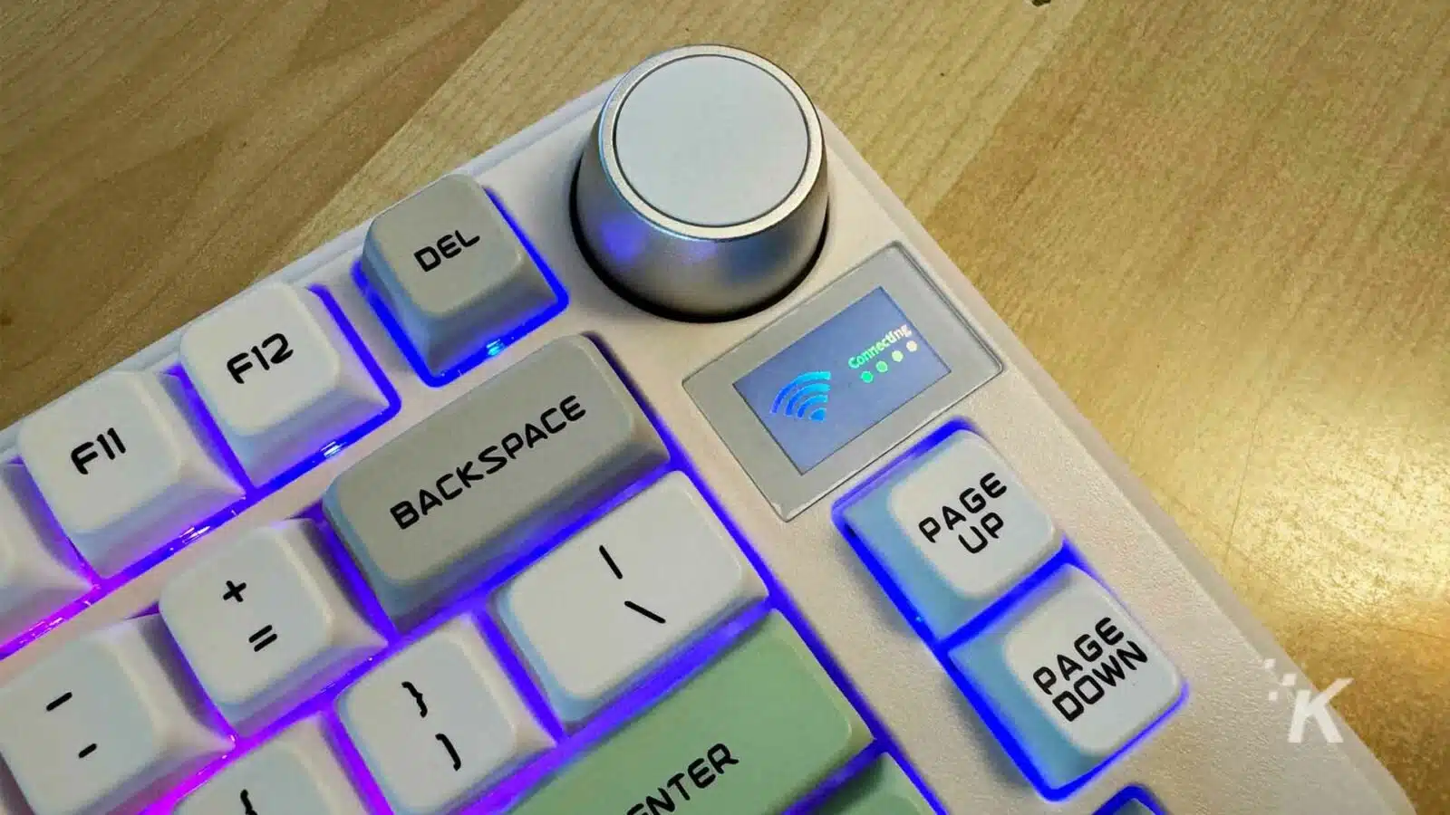 TH80-X is a quirky mechanical keyboard with customizable screen ...