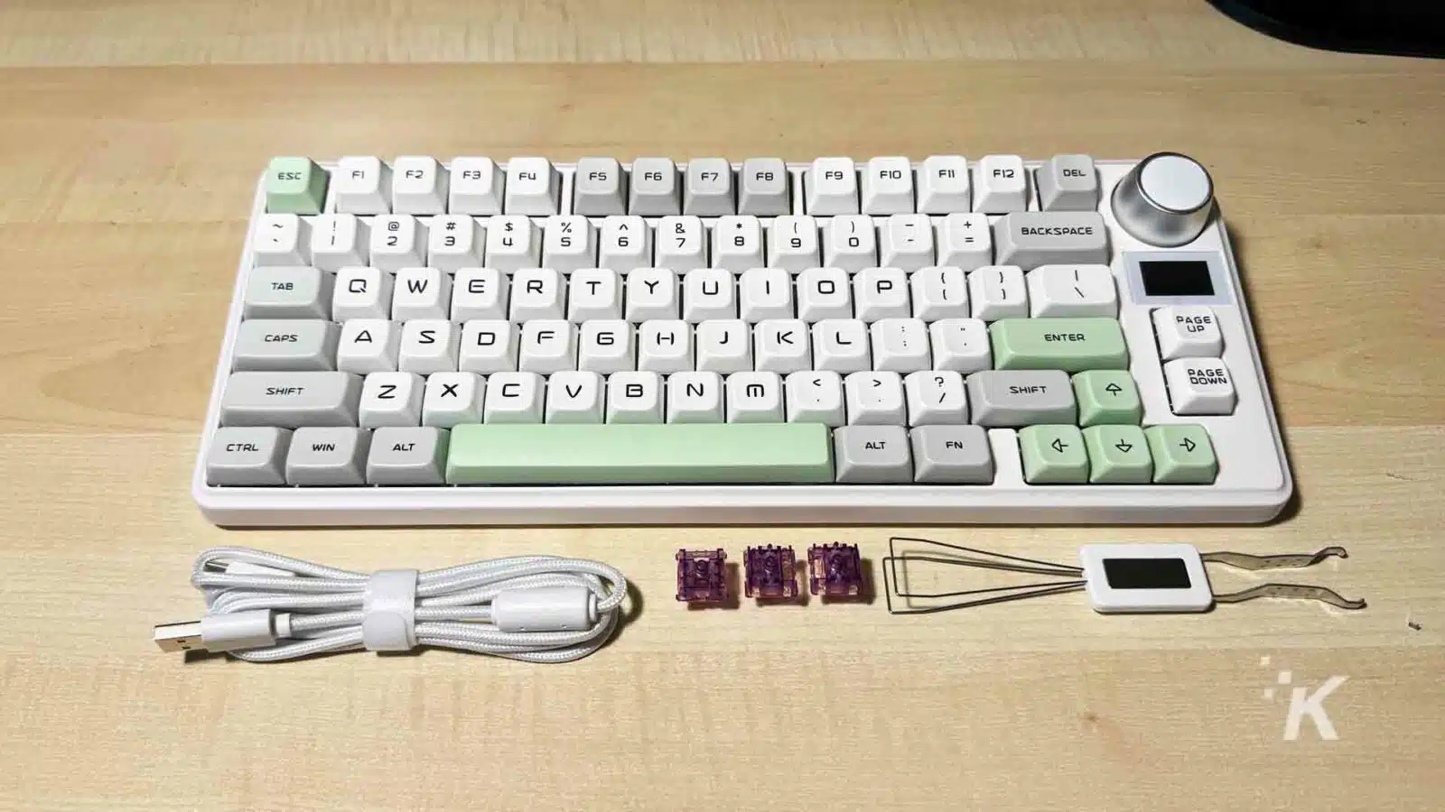 TH80-X is a quirky mechanical keyboard with customizable screen ...