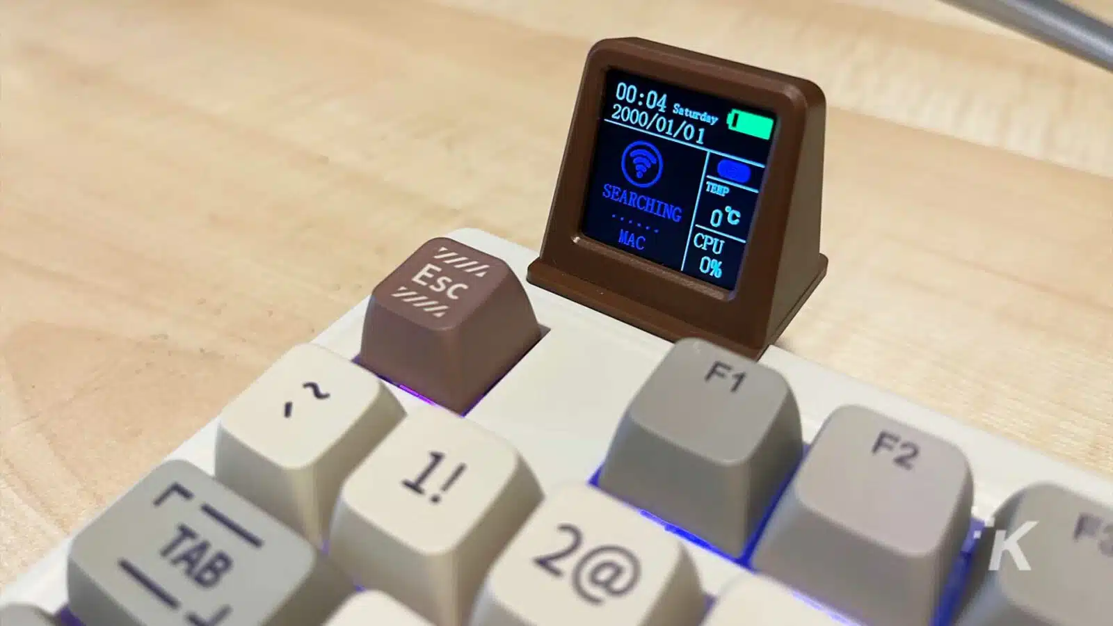 EPOMAKER RT100 mechanical keyboard: Retro meets modern | KnowTechie