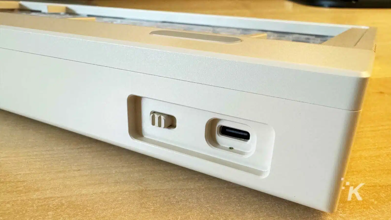 EK75 VIA is a mechanical keyboard kit for pros and enthusiasts | KnowTechie