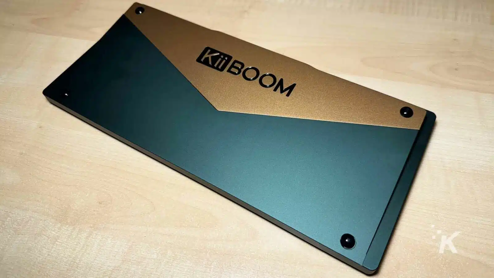 Simplified customization with Moonshadow 81 keyboard kit | KnowTechie