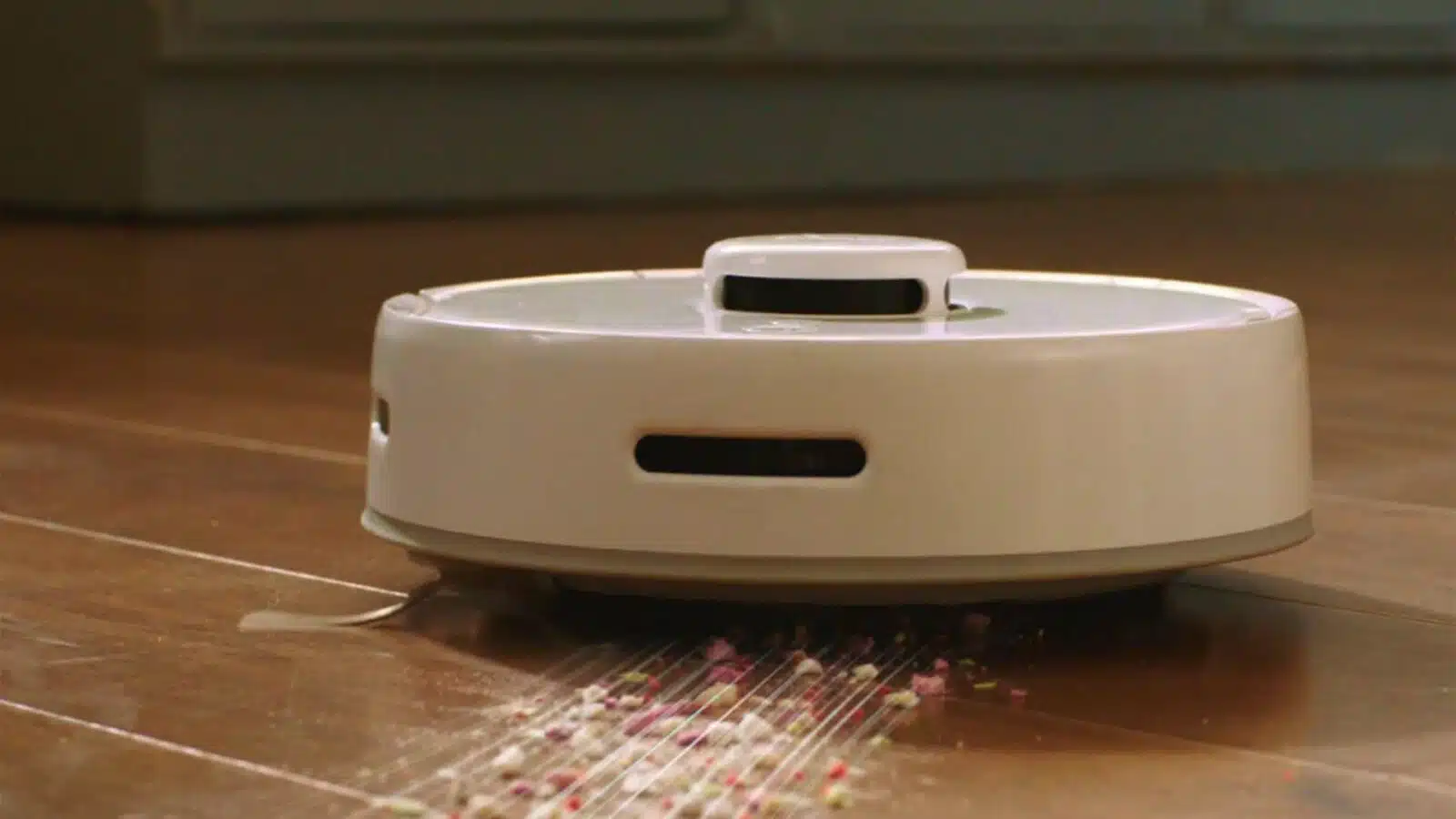 SwitchBot's mini vac delivers big cleaning in a compact design | KnowTechie