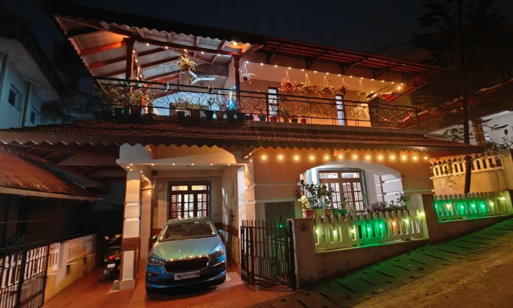 PVR IRIS VR Headset might be the holiday gift you've been wanking for