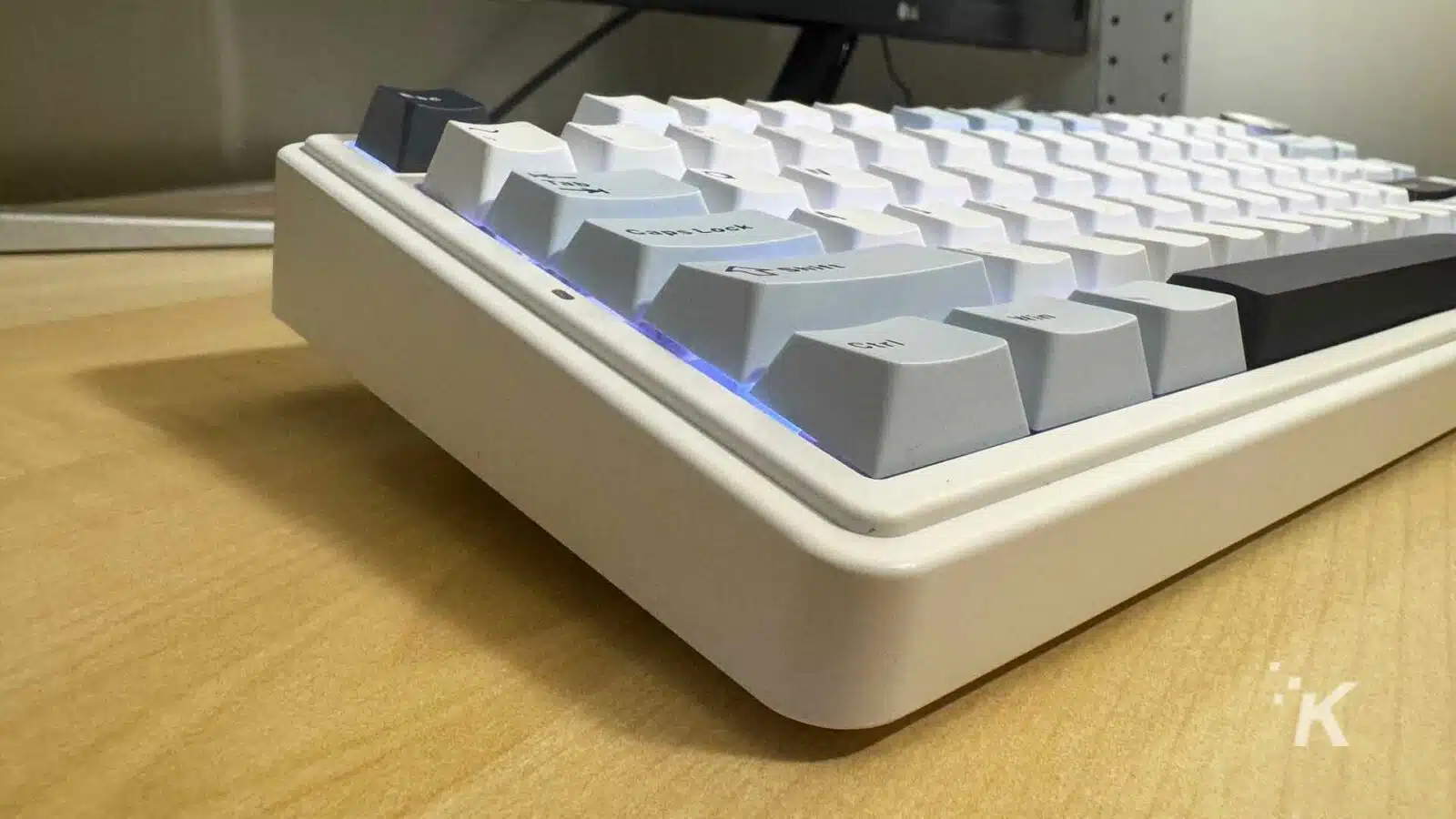 Aula F75 is a mechanical keyboard w/ multimedia control knob | KnowTechie