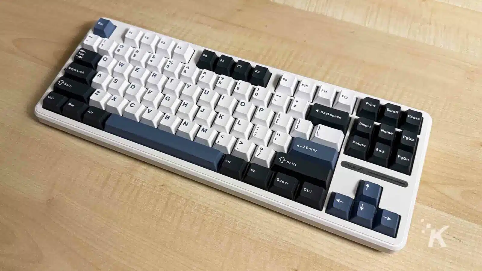 AULA's F87 Pro mechanical keyboard is compact yet mighty | KnowTechie