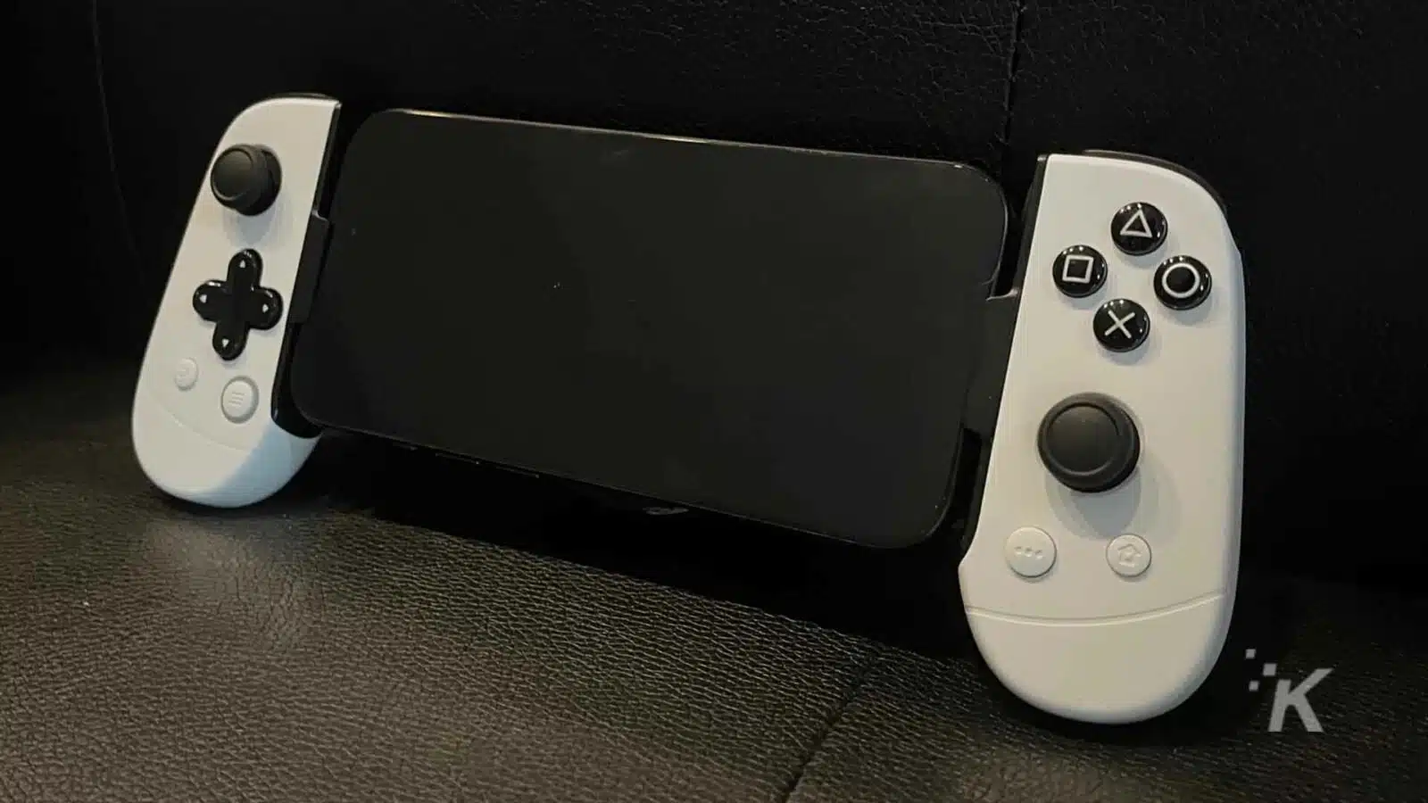 Level up your iPhone 15 gaming with LeadJoy's M1C+ controller | KnowTechie