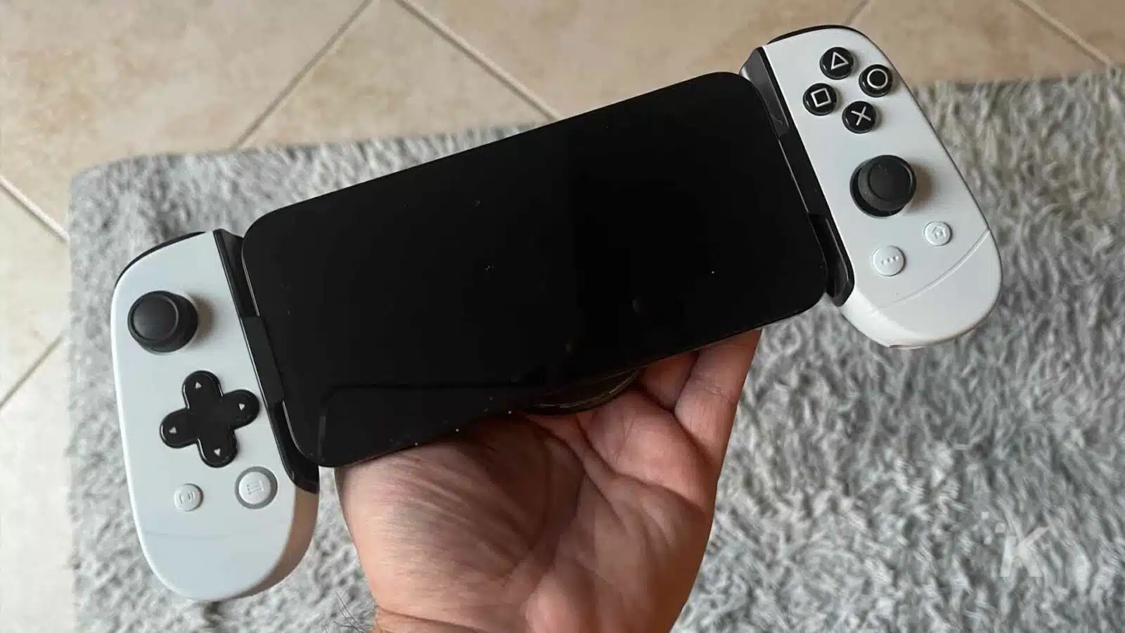 Level up your iPhone 15 gaming with LeadJoy's M1C+ controller | KnowTechie