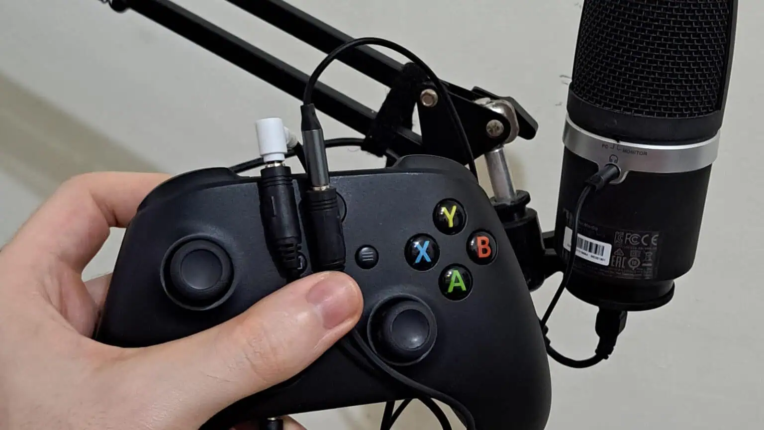 Want to Use a USB Microphone with Xbox? Here's How